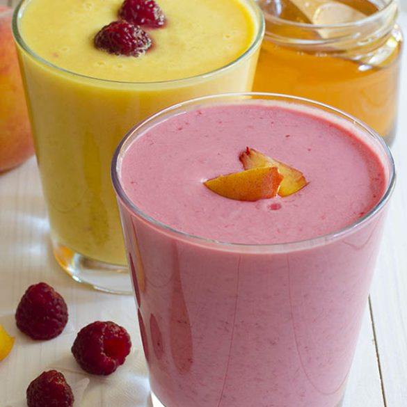 Raspberry and Peach Smoothie | A Fast and Healthy Fresh Fruit Smoothie