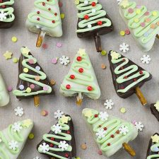 Christmas Tree Oreo Truffles | No Bake Oreo Dessert Recipe