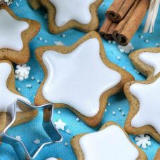 Star Gingerbread Cookies | Simple Gingerbread Cookie Recipe with Icing