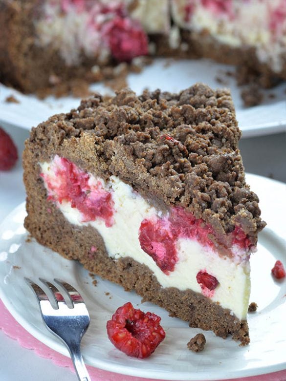 Raspberry Cream Cheese Muffins – Bakery Style